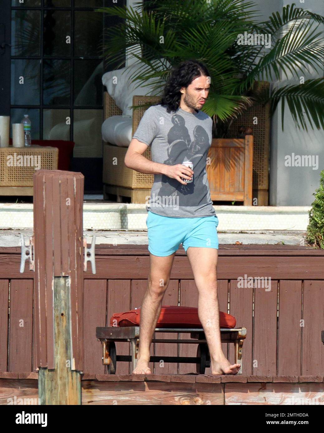 Russell Brand spends a leisurely Mother's Day enjoying the South ...