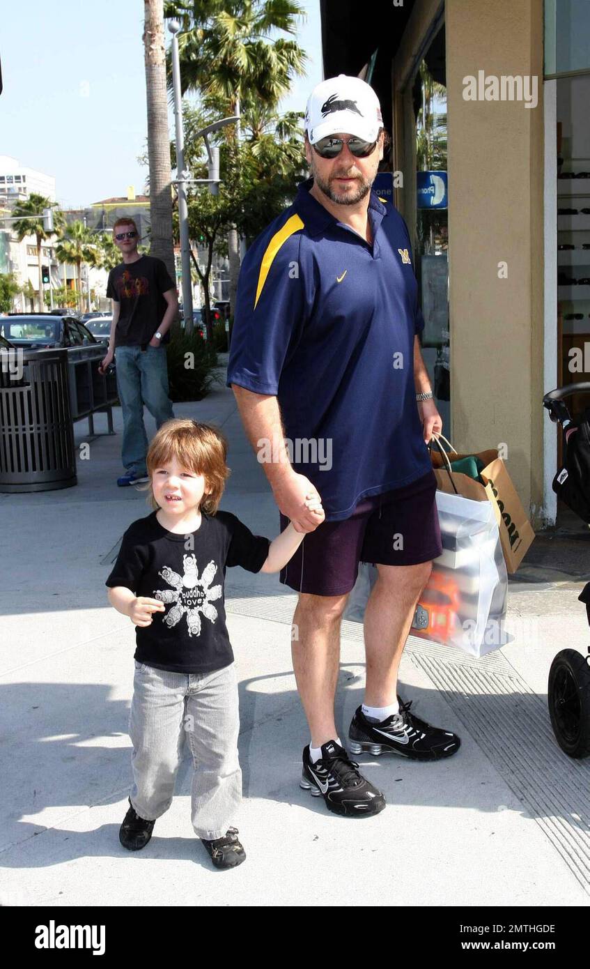 Russell Crowe Wife And Kids