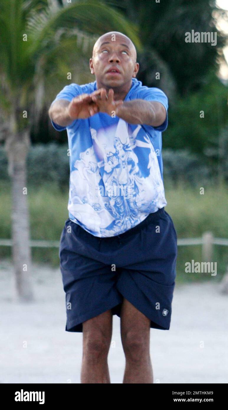Hip Hop Mogul Russell Simmons does yoga class on Miami Beach with his ...
