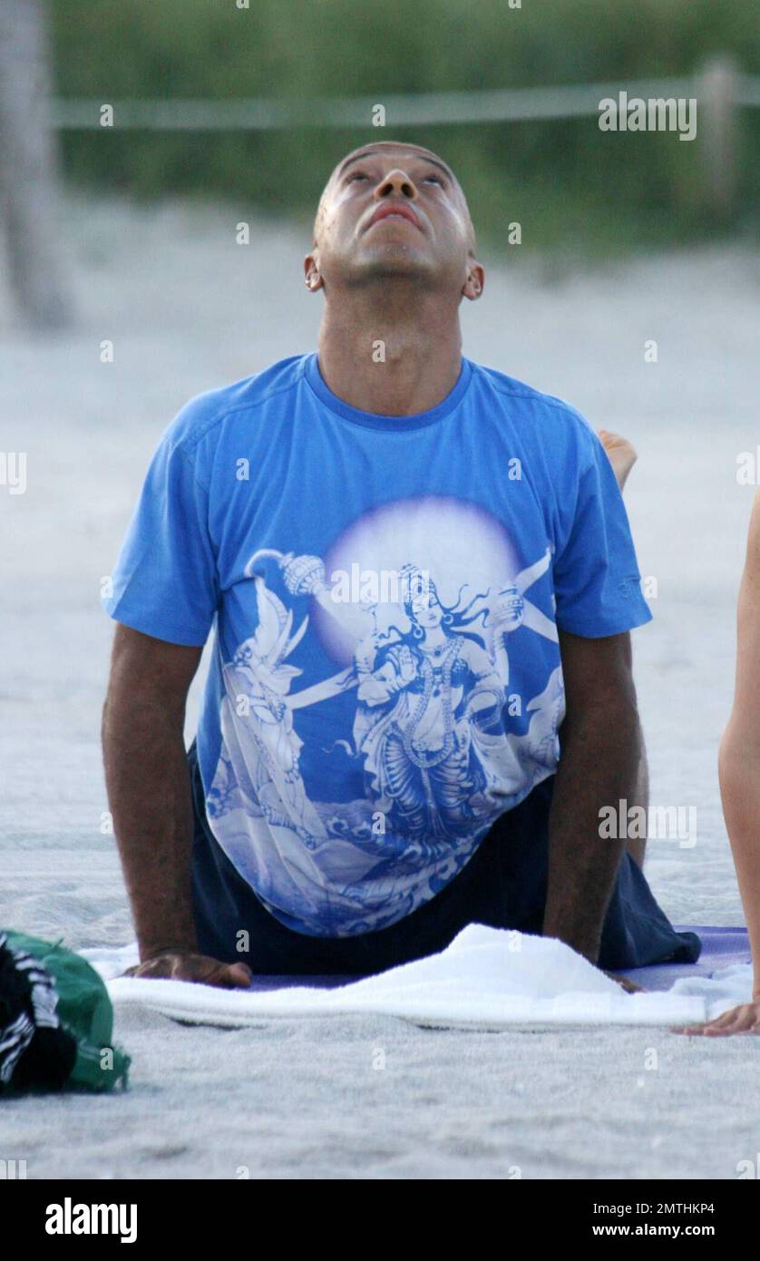 Hip Hop Mogul Russell Simmons does yoga class on Miami Beach with his ...