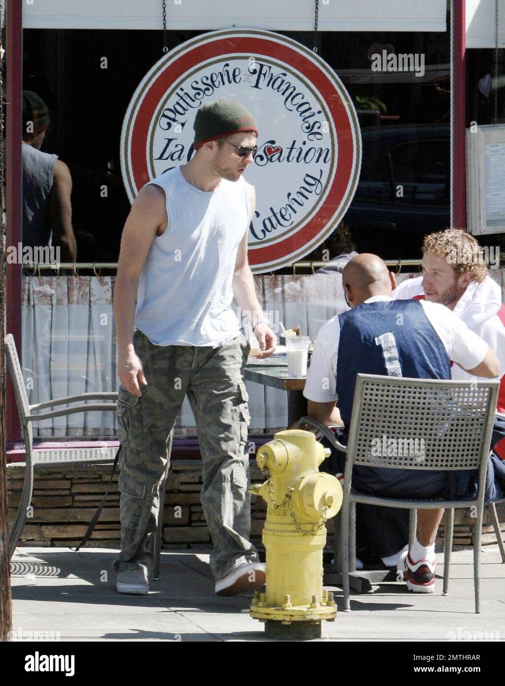 Ryan Phillippe and some pals have lunch at La Conversation, West ...