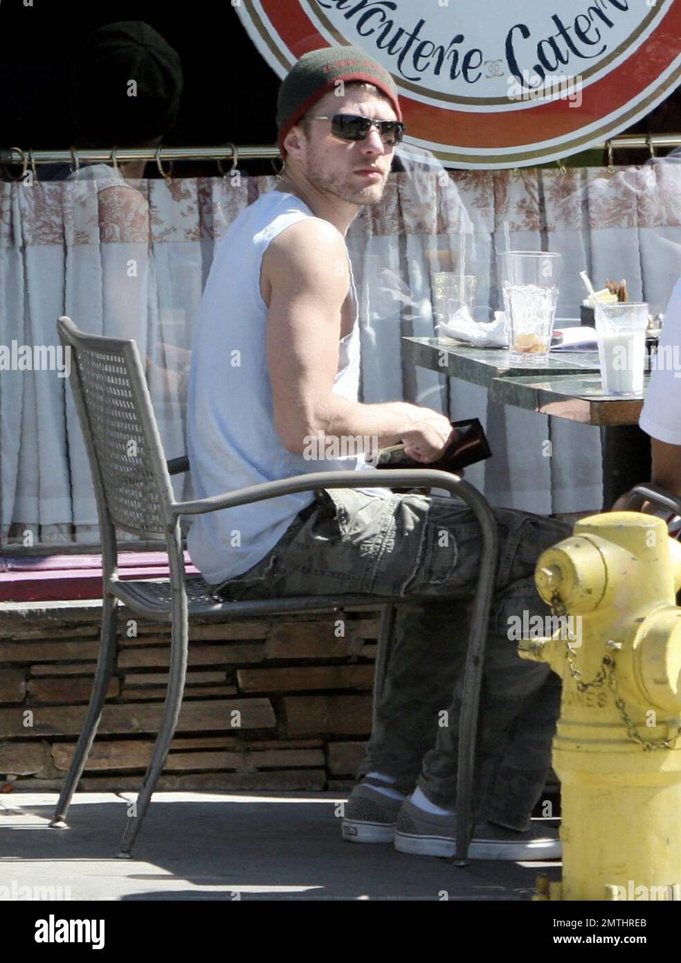 Ryan Phillippe and some pals have lunch at La Conversation, West ...