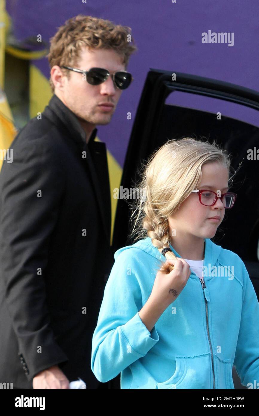 EXCLUSIVE!! Actor Ryan Phillippe takes his darling daughter Ava ...