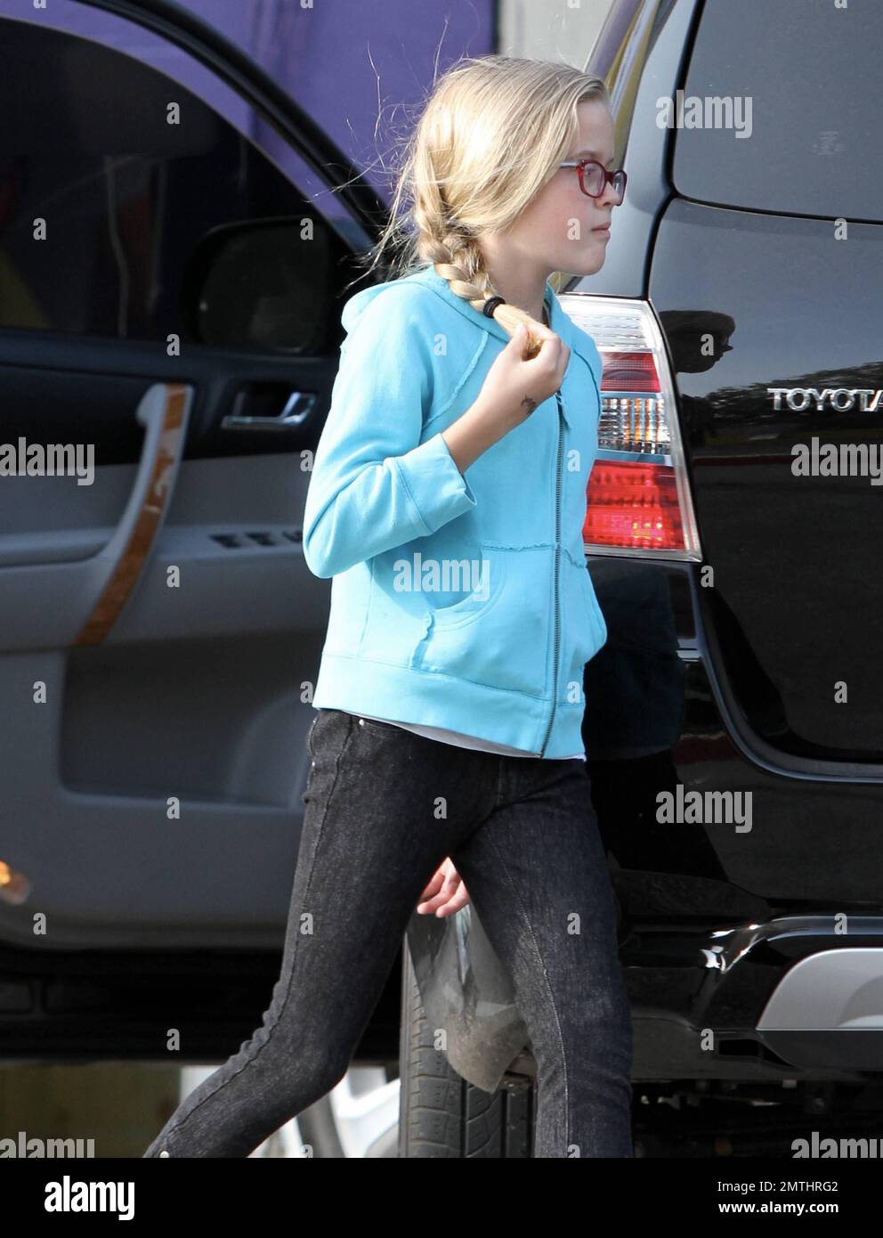 EXCLUSIVE!! Actor Ryan Phillippe takes his darling daughter Ava ...