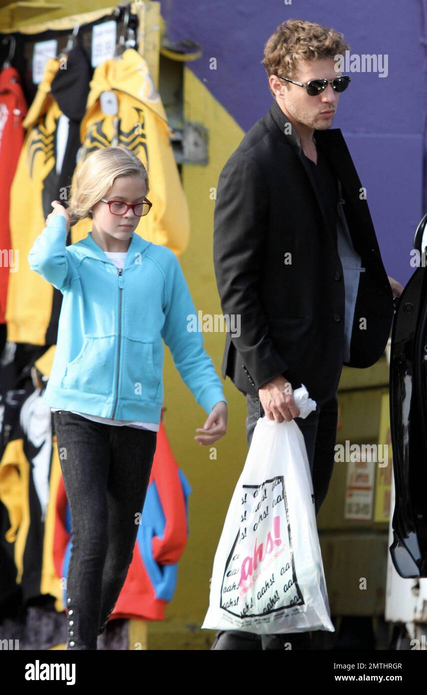 EXCLUSIVE!! Actor Ryan Phillippe takes his darling daughter Ava ...