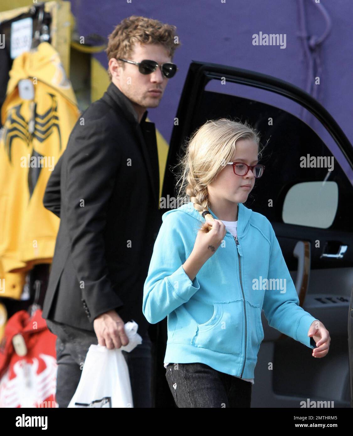 EXCLUSIVE!! Actor Ryan Phillippe takes his darling daughter Ava ...