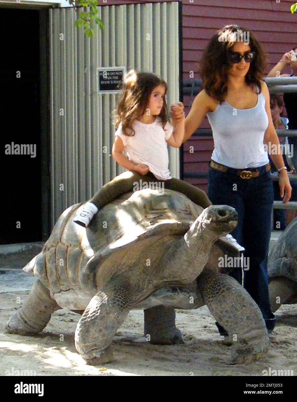 EXCLUSIVE!! Salma Hayek and daughter Valentina have fun as they sit on ...