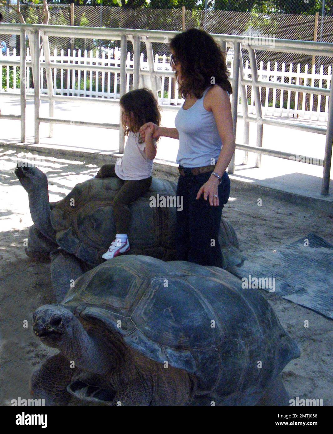 EXCLUSIVE!! Salma Hayek and daughter Valentina have fun as they sit on ...