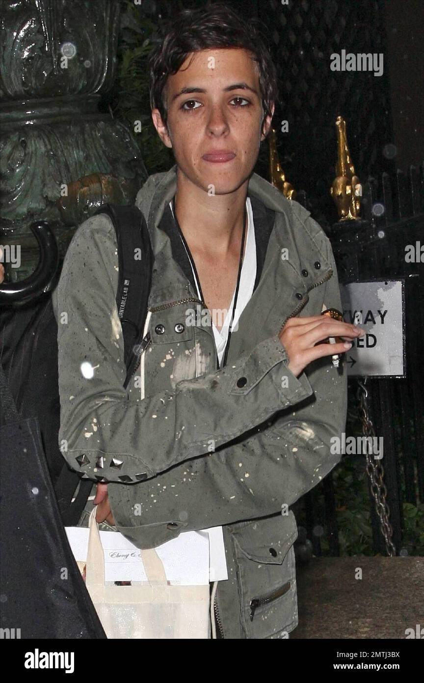 Samantha Ronson spins for her sister's Charlotte Ronson's fashion show ...