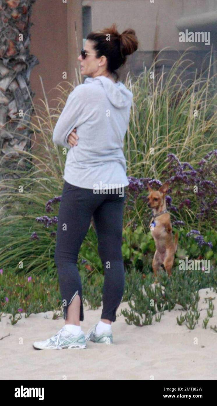 Exclusive!! Sandra Bullock spends a day at her beach house with her two ...