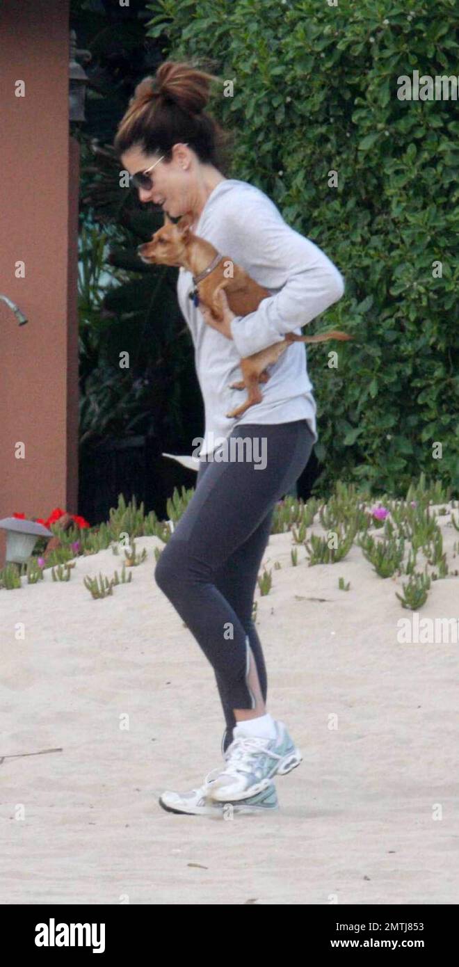 Exclusive!! Sandra Bullock spends a day at her beach house with her two ...