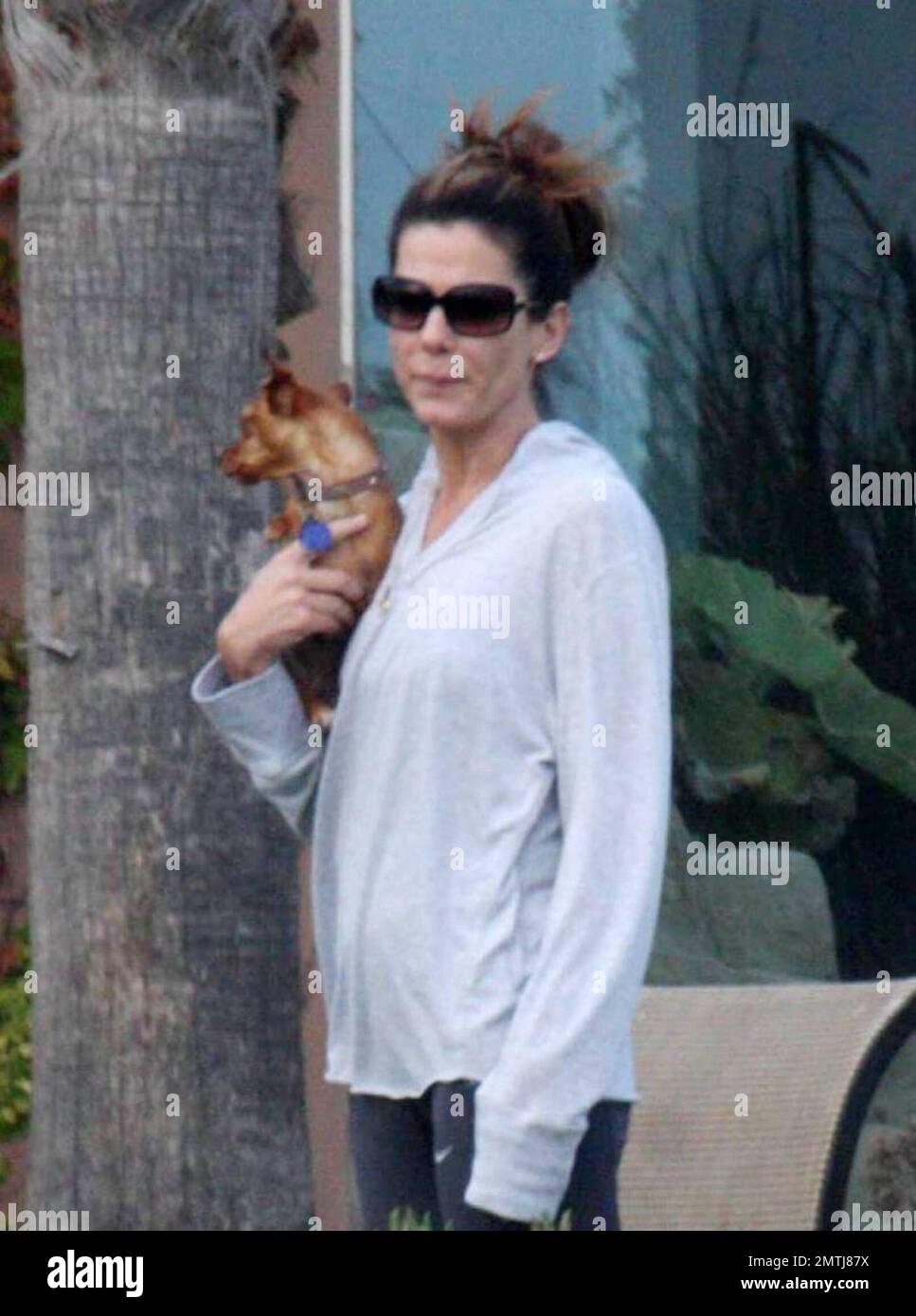 Exclusive!! Sandra Bullock spends a day at her beach house with her two ...