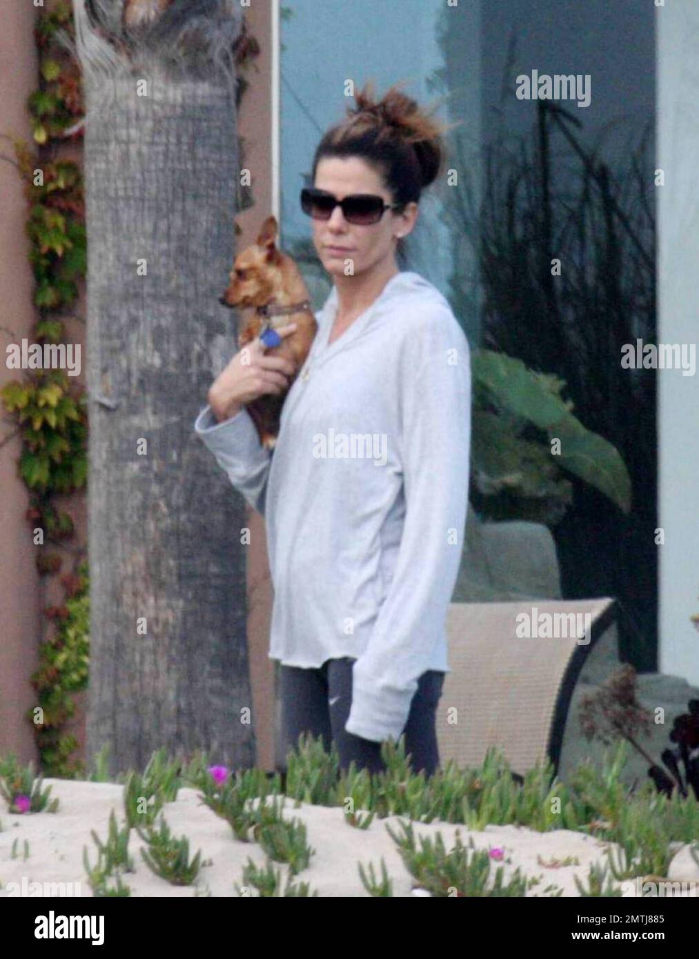 Exclusive!! Sandra Bullock spends a day at her beach house with her two ...