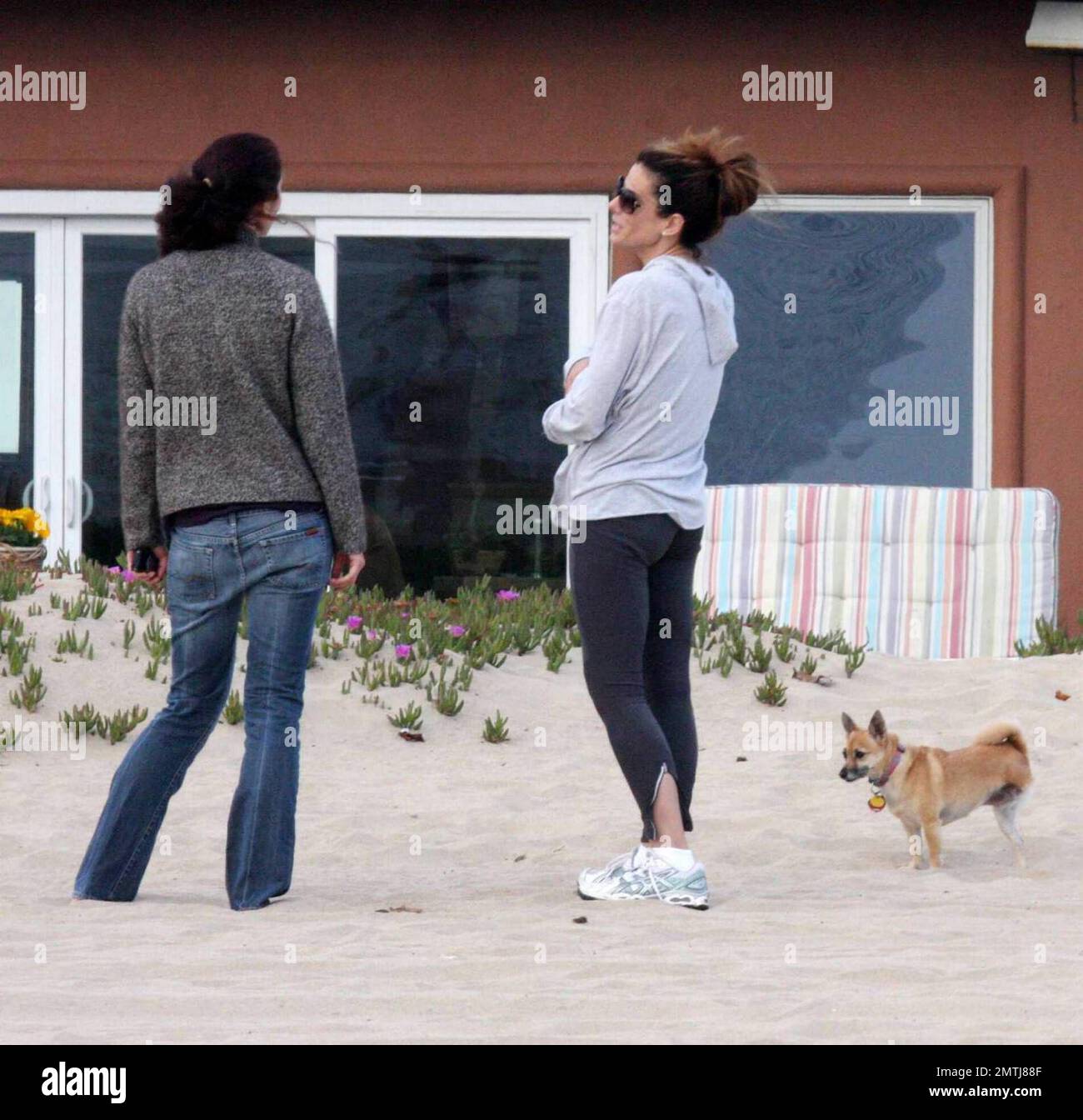 Exclusive!! Sandra Bullock spends a day at her beach house with her two ...
