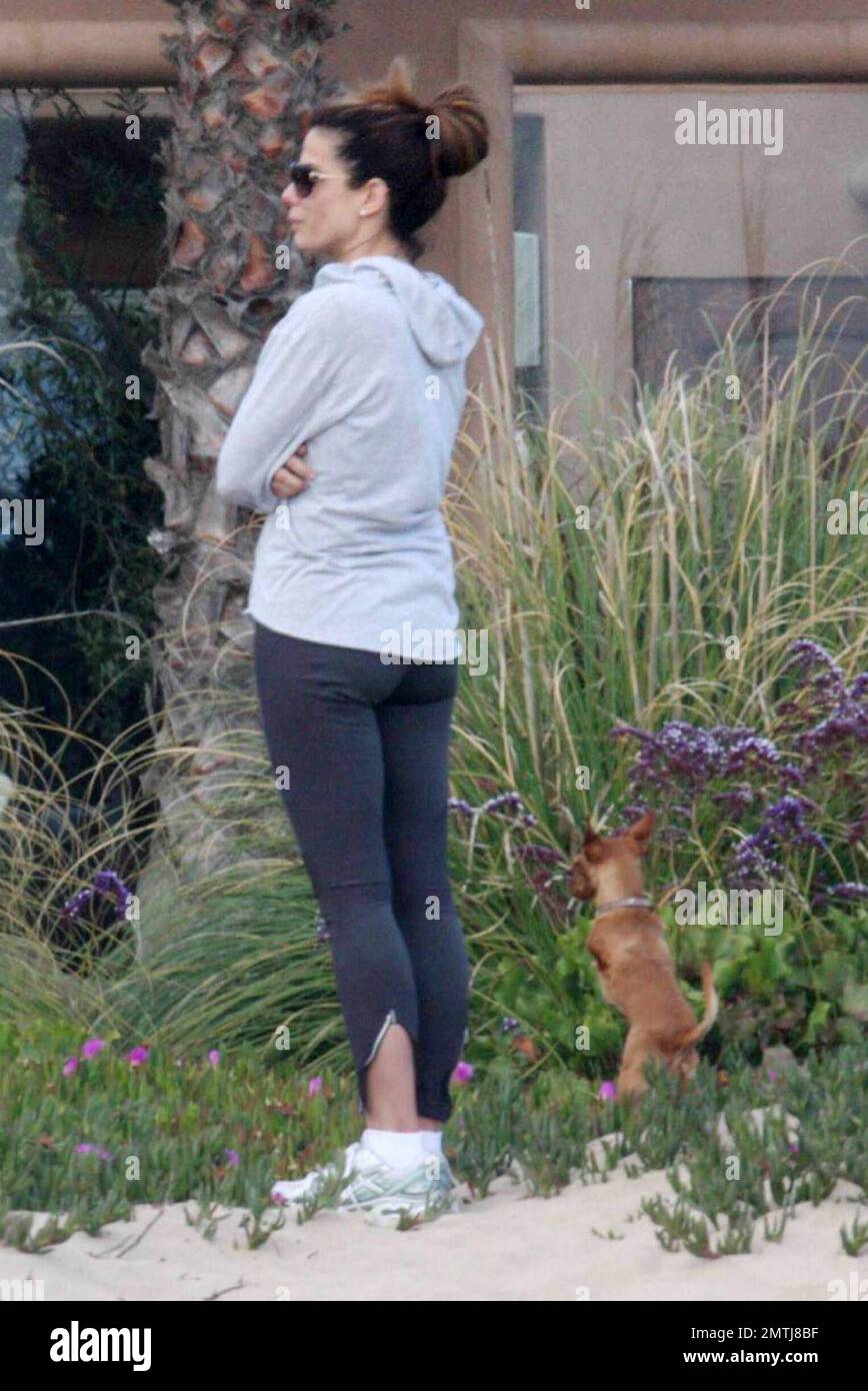 Exclusive!! Sandra Bullock spends a day at her beach house with her two ...