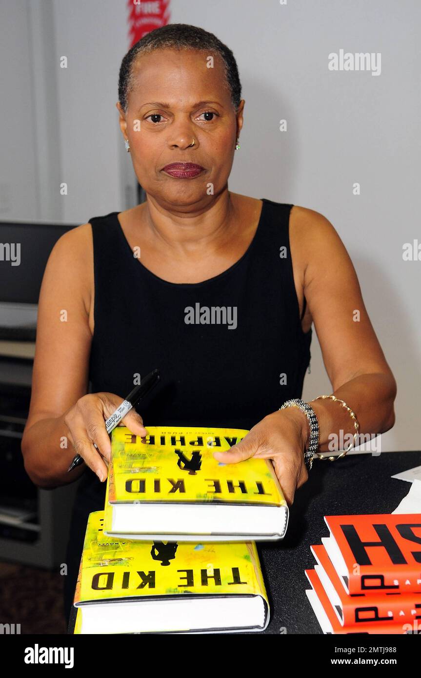 Precious film 2009 hi-res stock photography and images - Alamy