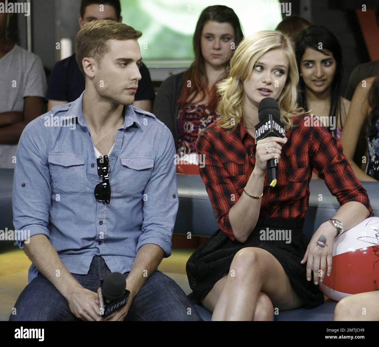 Sara Paxton And Dustin Milligan