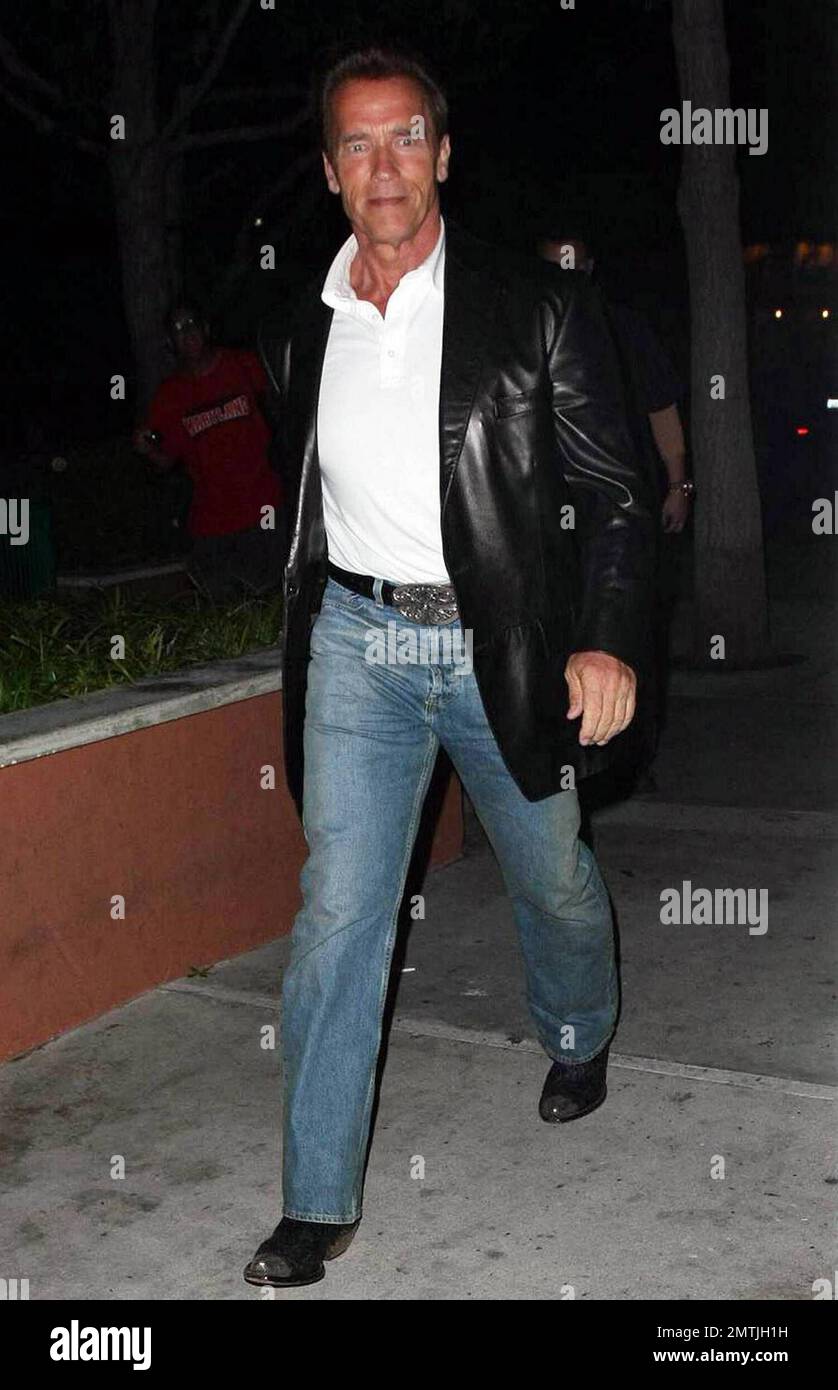 Arnold Schwarzenegger and wife Maria Shriver enjoy a couple's dinner at ...
