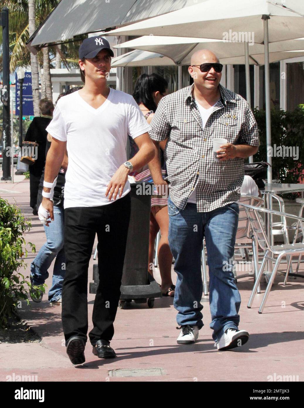 EXCLUSIVE!! Scott Disick seems to be nursing an injured hand. He was ...