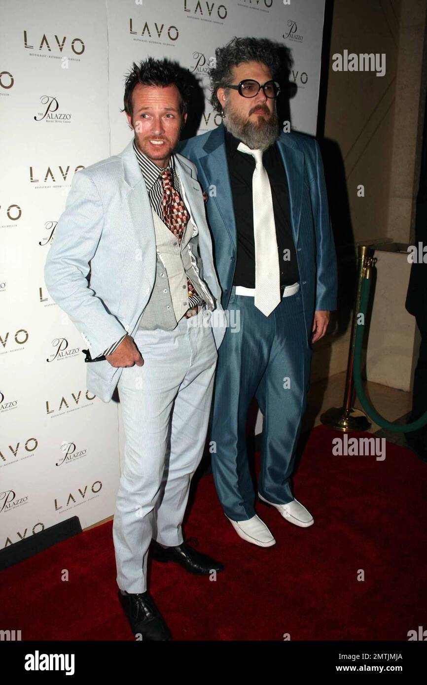 Former Velvet Revolver and Stone Temple Pilots frontman Scott Weiland ...