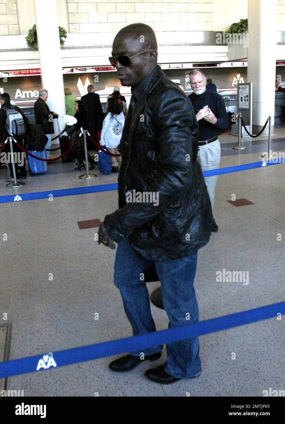 Exclusive!! Daddy Cool! Singer Seal goes through the airport at Los ...