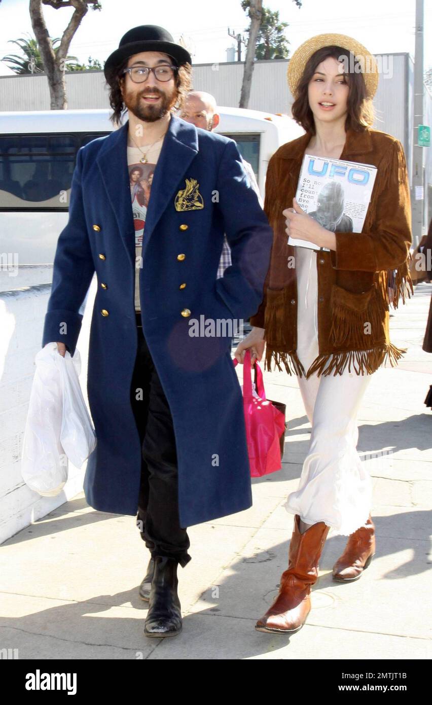 Sean Lennon Girlfriend Recreate Iconic Photo