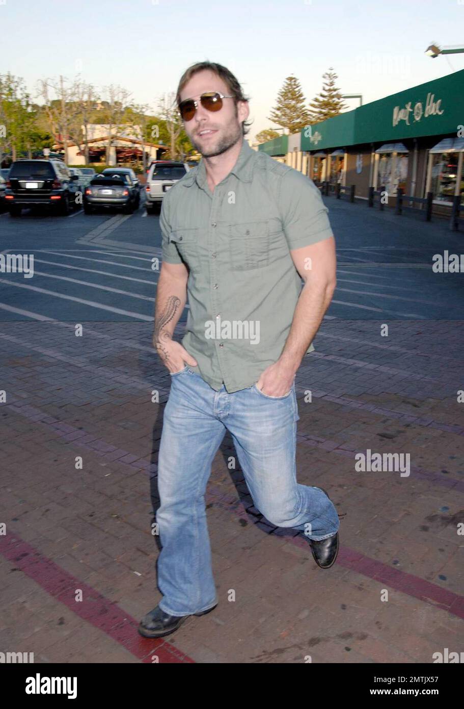 Actor Sean William Scott was showing some impressive new ink as the co ...