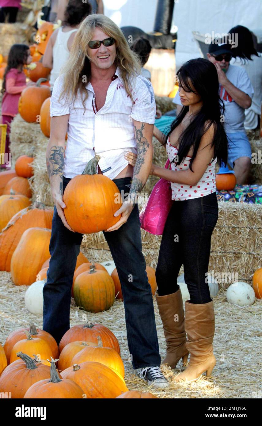 Minnie gupta and sebastian bach hi-res stock photography and images - Alamy