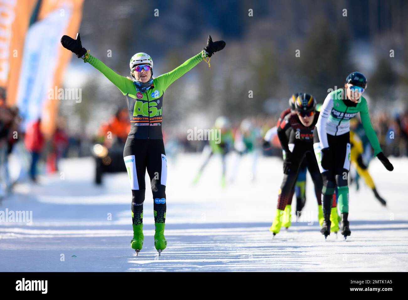 TECHENDORF - Lianne van Loon wins the Alternative Elfstedentocht ...