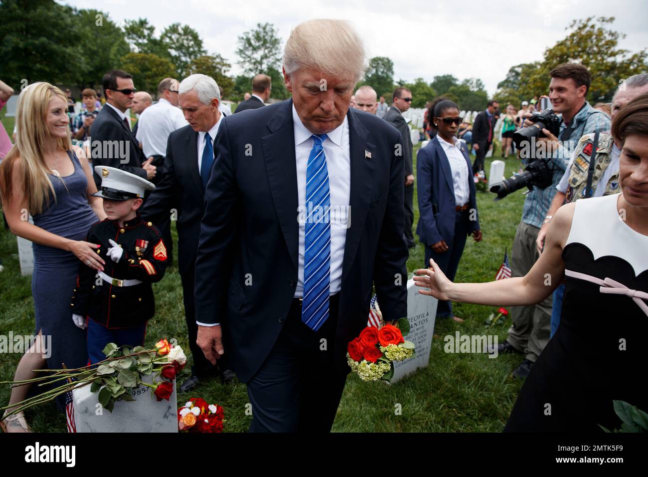 President Donald Trump visits Section 60 of Arlington National Cemetery ...