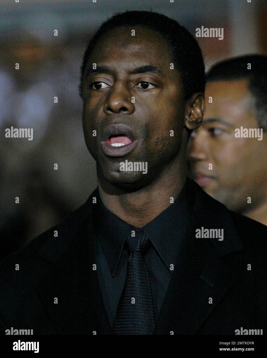 Isaiah Washington arrives at the premiere of Seven Pounds at Mann's ...