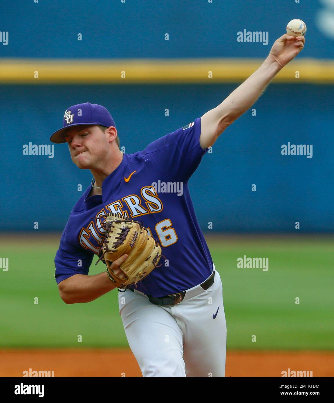 LSU pitcher Jared Poche' (16) throws a pitch against South Carolina ...