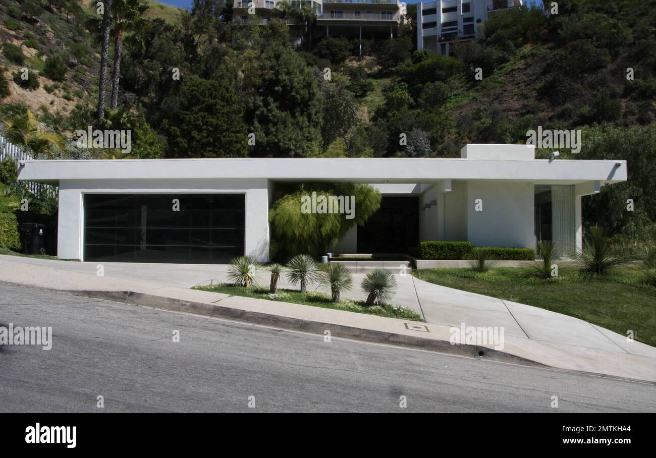 Keanu reeves home hi-res stock photography and images - Alamy