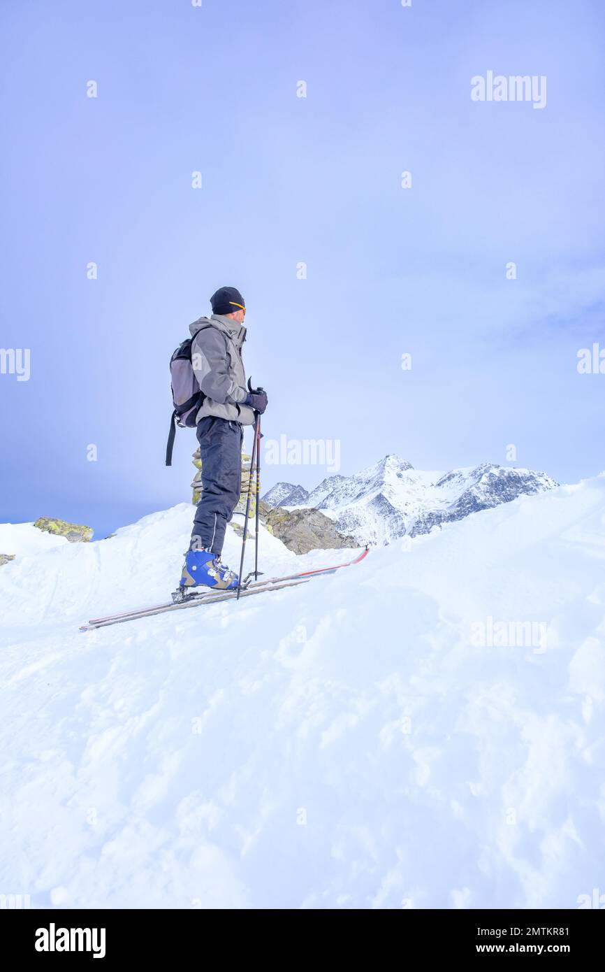 Uphill ascent hi-res stock photography and images - Alamy