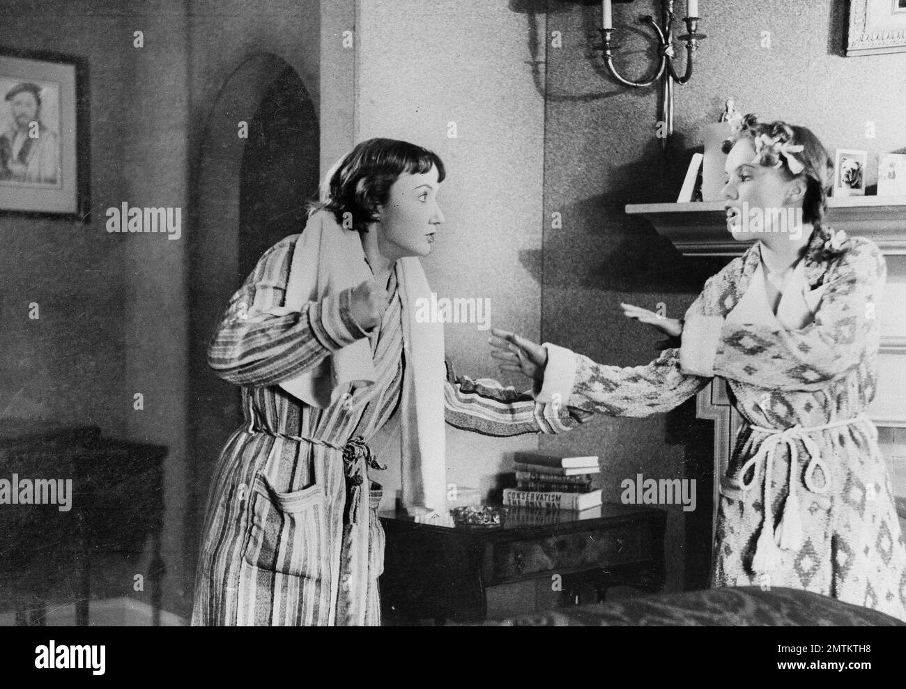 Joan White as Judy Graves and Peggy Cummins as Fuffy Adams star in the ...