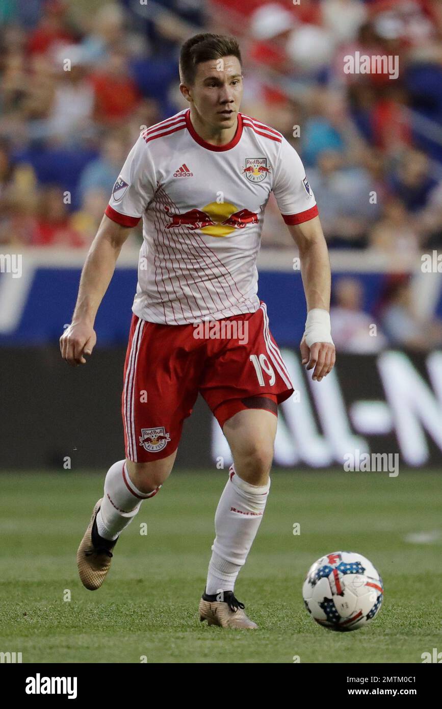 New York Red Bulls midfielder Alex Muyl controls the ball against the ...