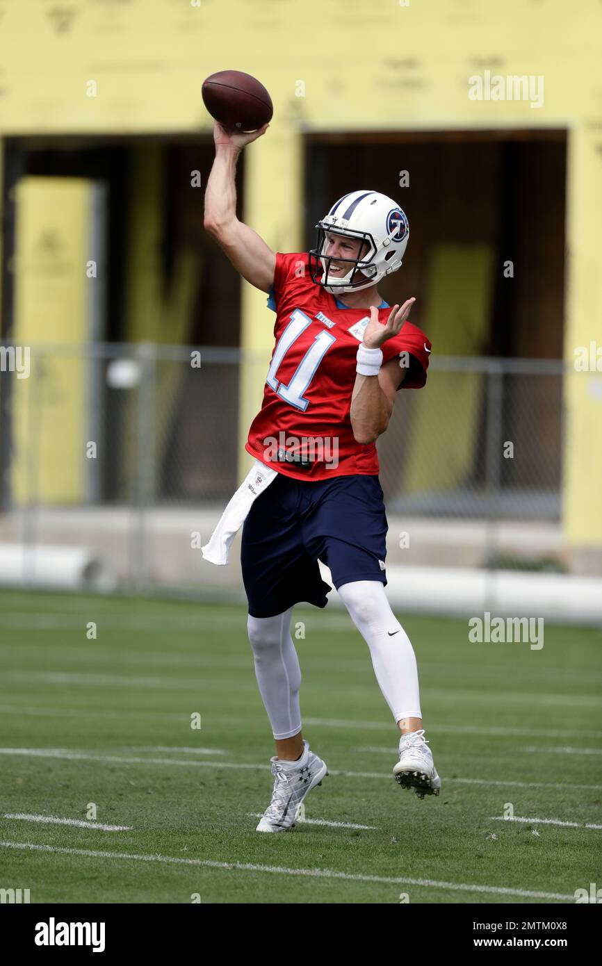 Tennessee Titans quarterback Alex Tanney runs a drill during the team's ...