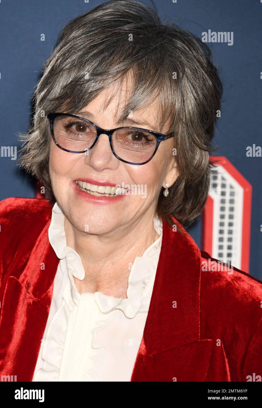 LOS ANGELES, CA - JANUARY 31: Sally Field attends the Los Angeles ...