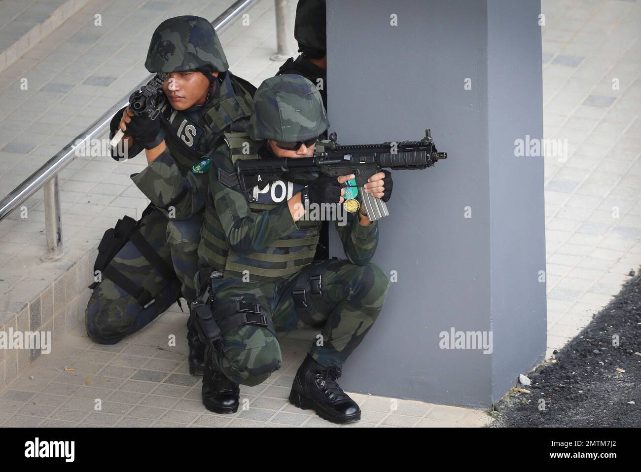 Malaysia anti-terrorist police force and Special Action Unit take a ...
