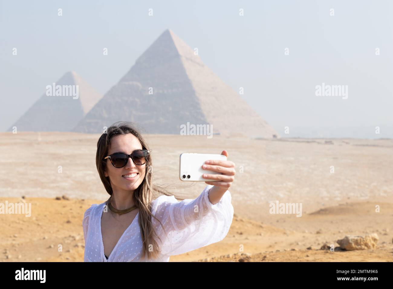 The pyramids egypt selfie hi-res stock photography and images - Alamy