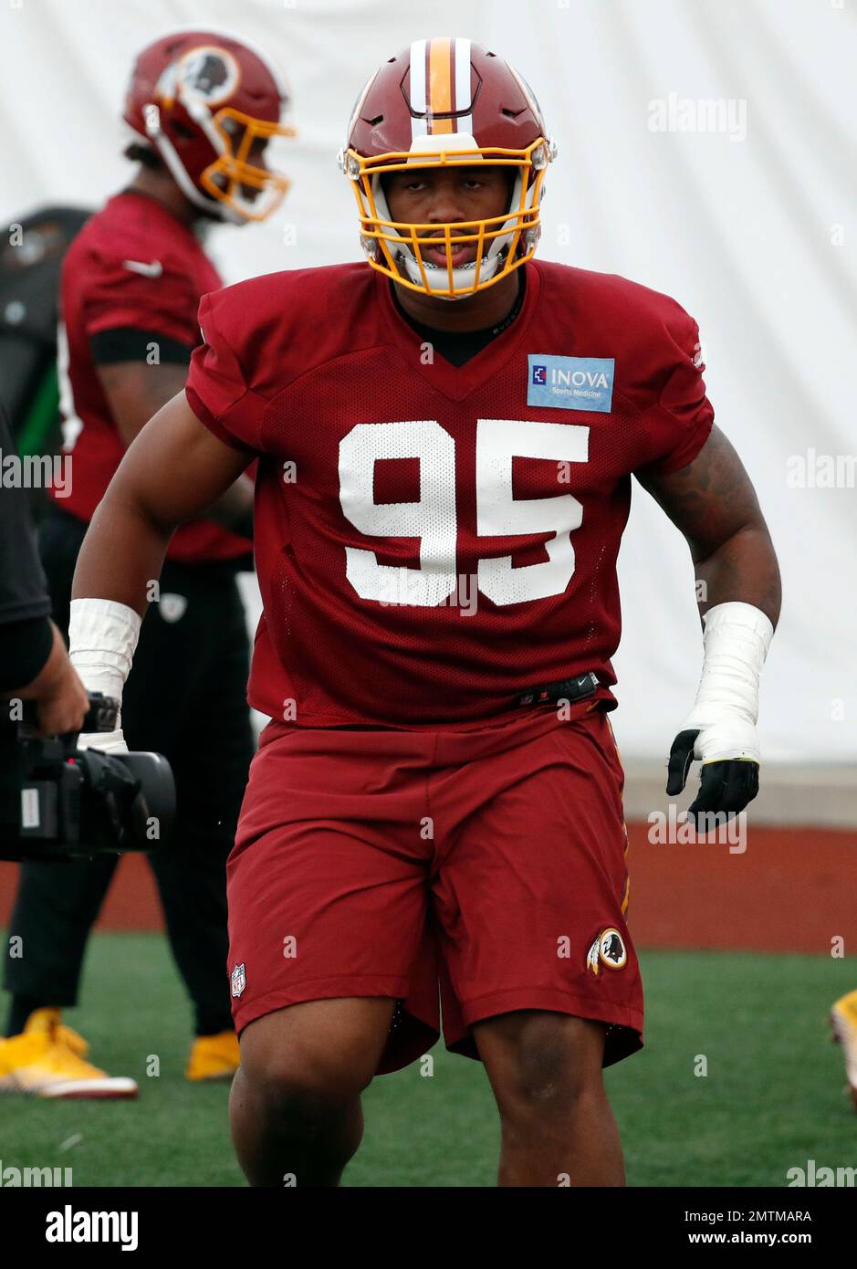 Washington Redskins defensive lineman Jonathan Allen works during ...