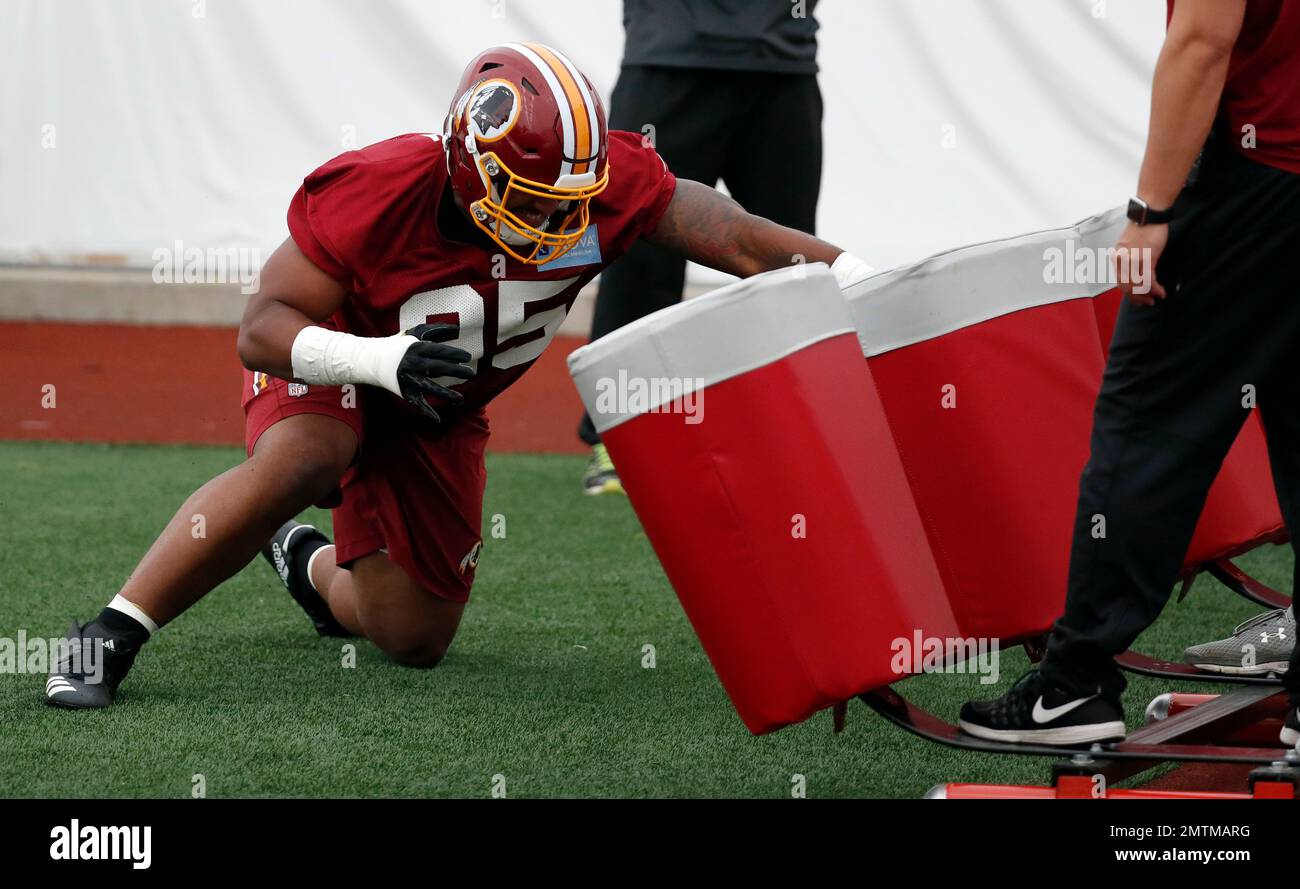 Washington Redskins defensive lineman Jonathan Allen works during ...
