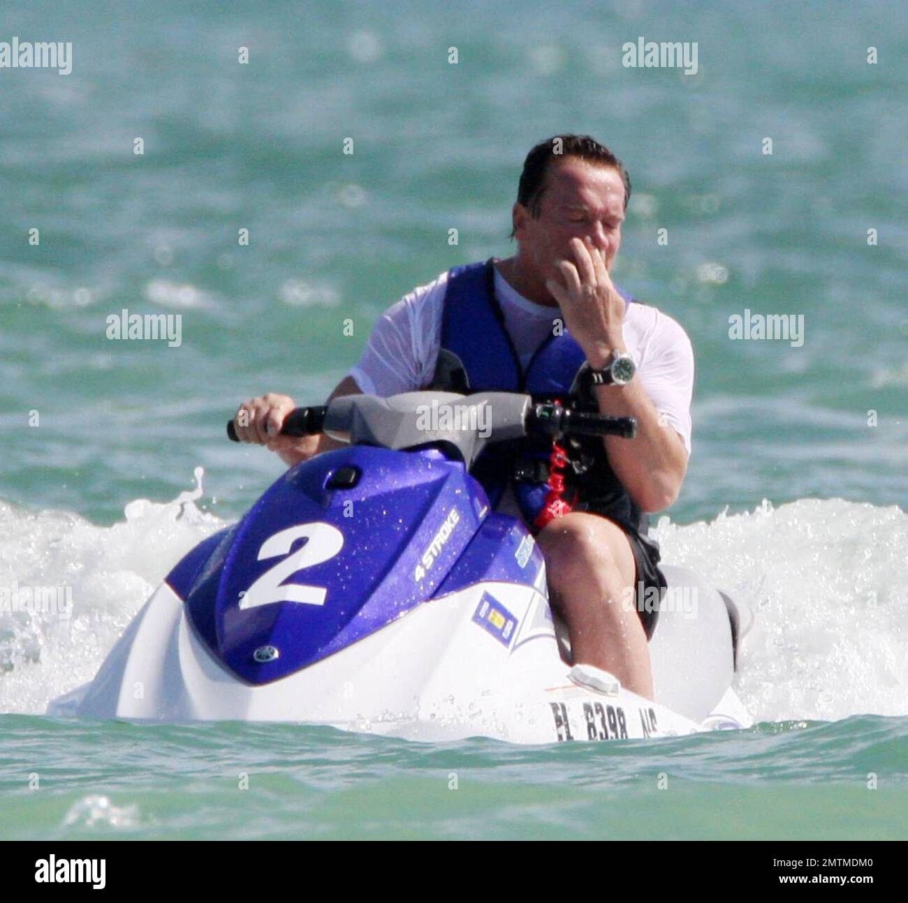 Exclusive!! California Governor Arnold Schwarzenegger clears his head ...