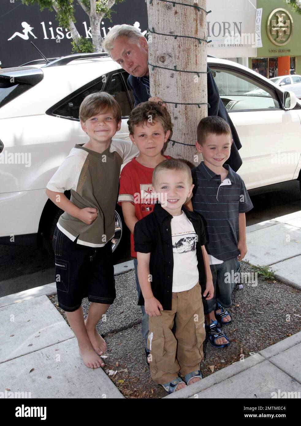 Exclusive!! Martin Sheen stopped by Lisa Kline on Robertson Blvd. today ...