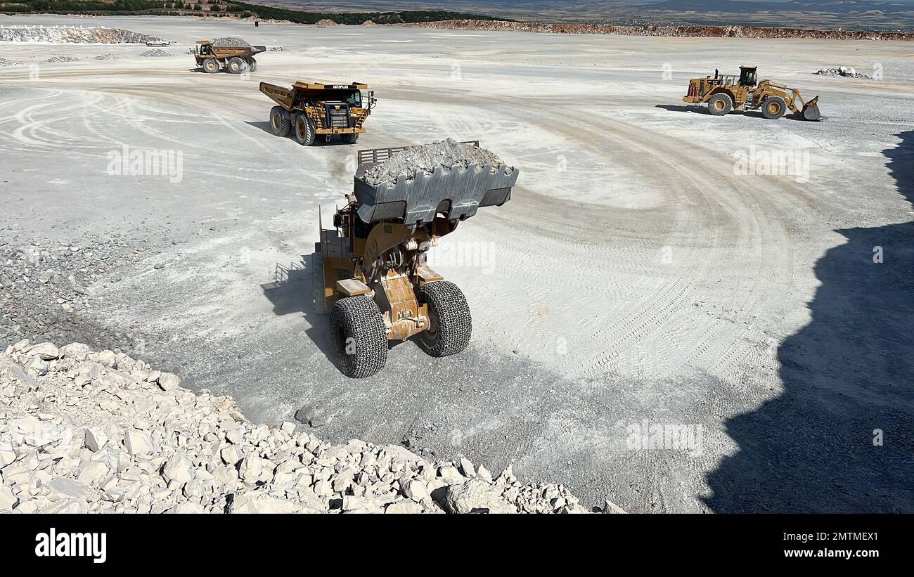 Quarry loading hi-res stock photography and images - Alamy