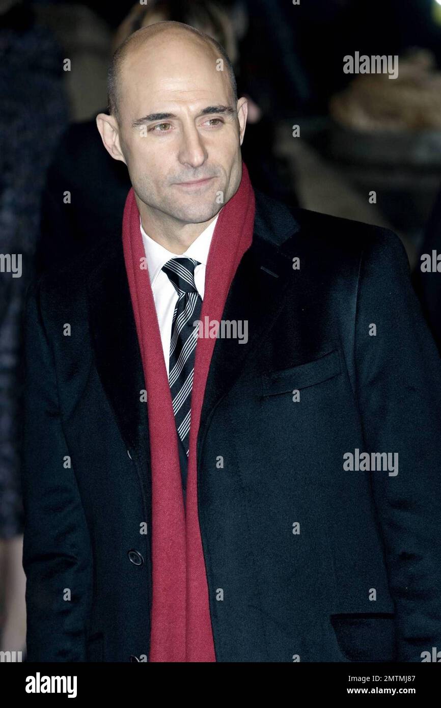 Mark Strong Sherlock Holmes