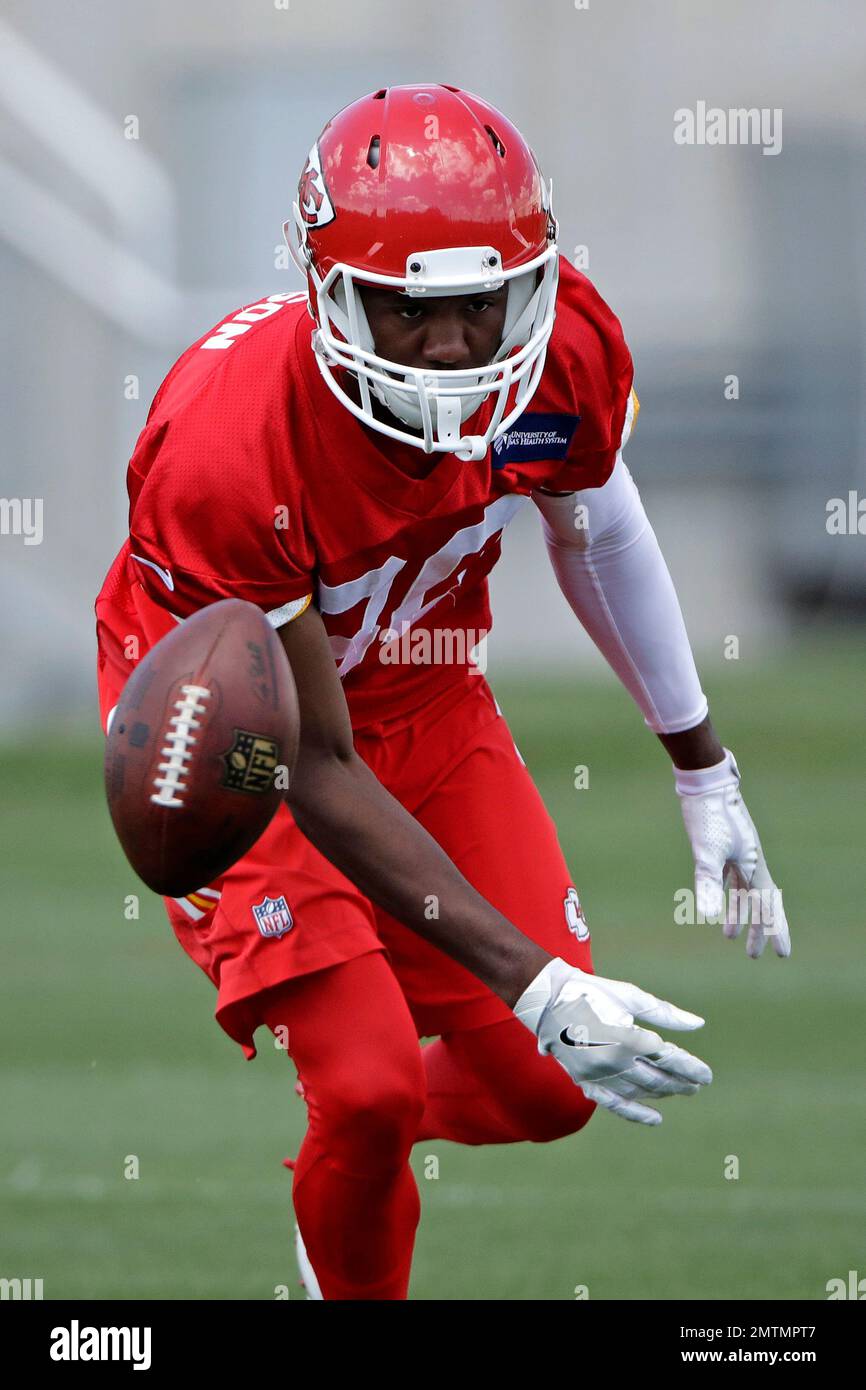Kansas City Chiefs wide receiver Jehu Chesson takes a drink during the ...