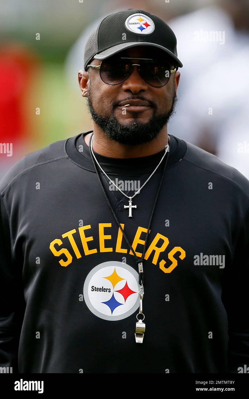 Pittsburgh Steelers head coach Mike Tomlin during an NFL football ...