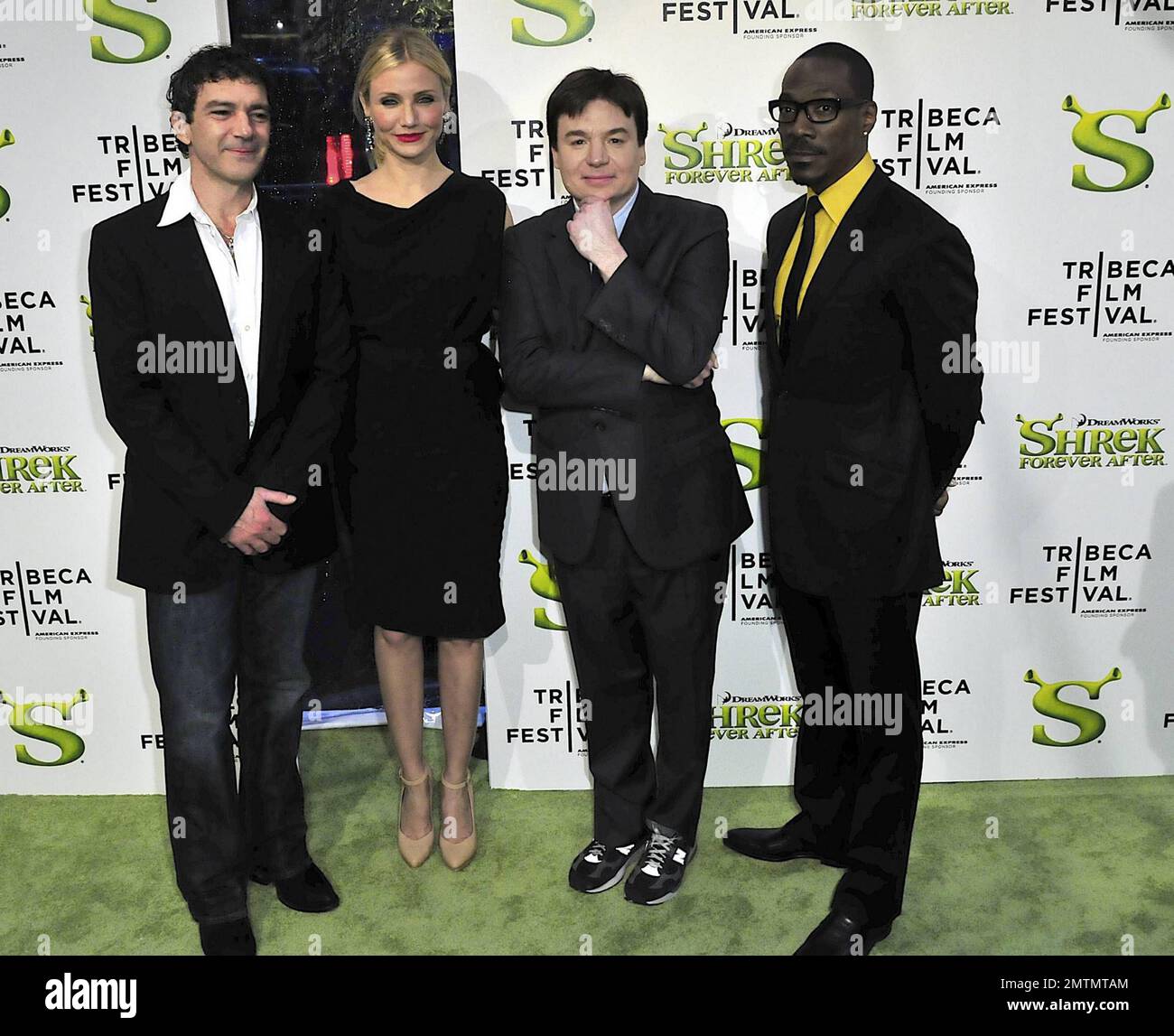 The cast of Shrek, Mike Myers, Cameron Diaz, Antonio Banderas and Eddie ...