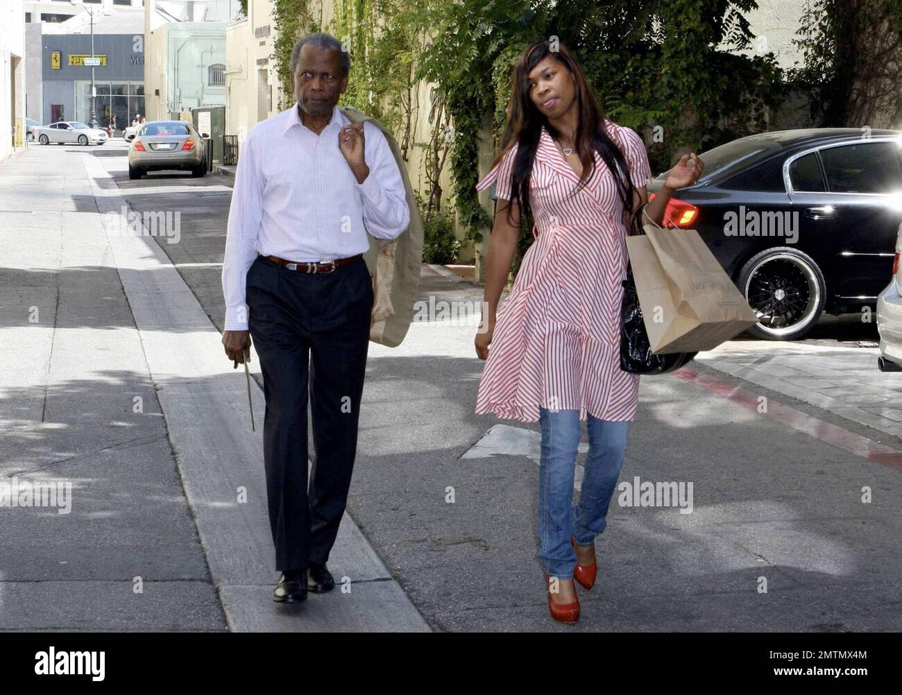 EXCLUSIVE!! Sidney Poitier and a female friend leave the restaurant ...